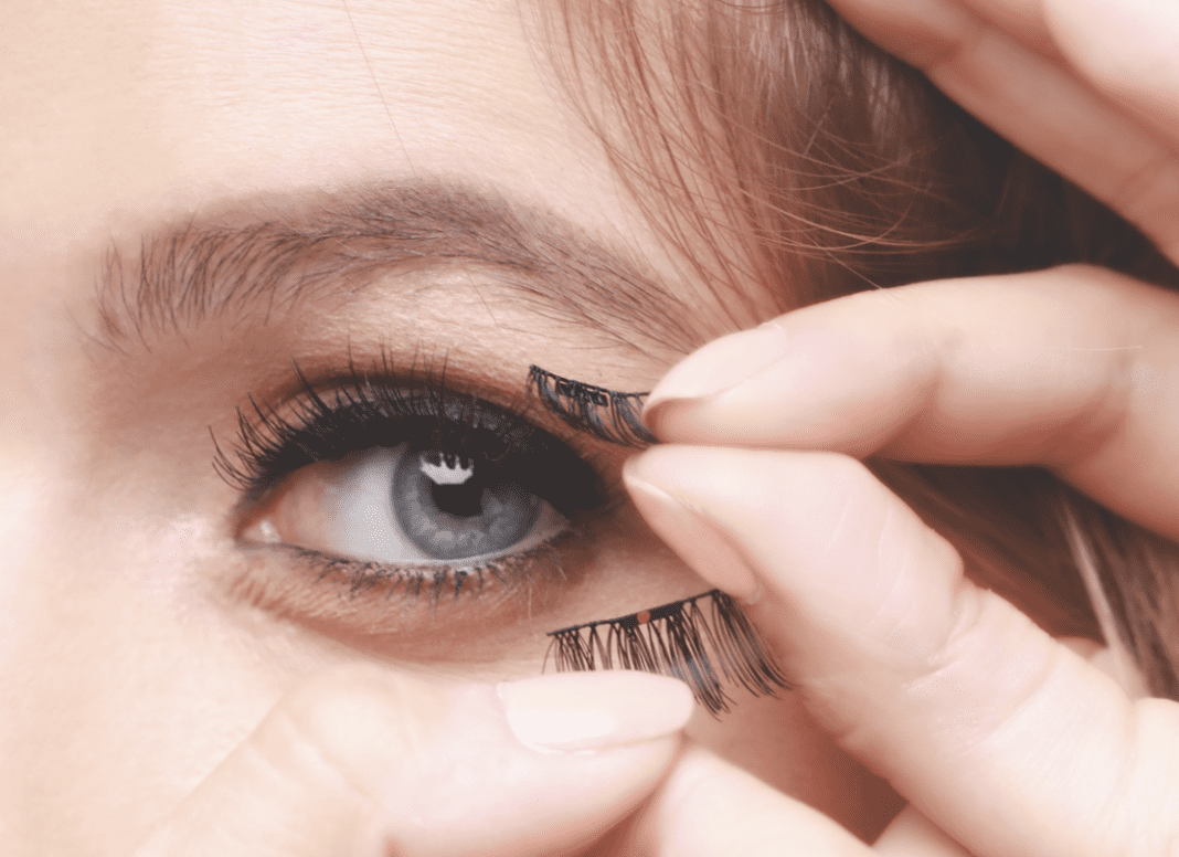 How Do Magnetic Eyelashes Work? Our Honest Review