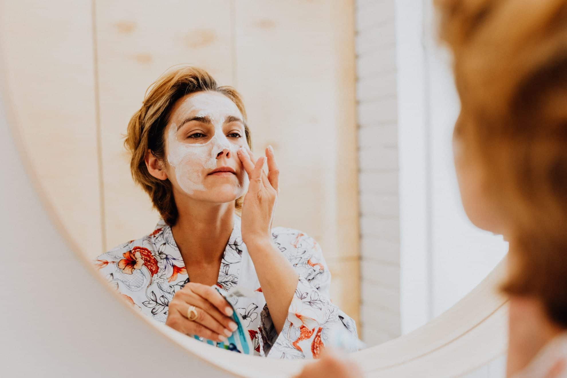 The 7 Early Signs Of Aging (And How To Prevent Them)